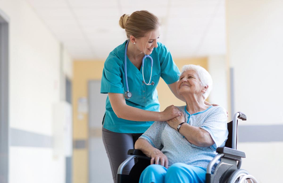 LPN vs RN: What Are the Differences? - Nightingale College