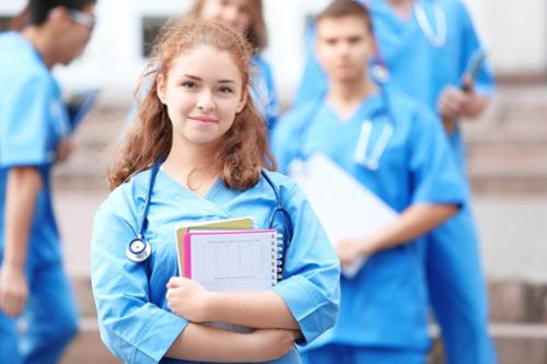 Online Nursing School: How to Get an RN Degree Online - Nightingale