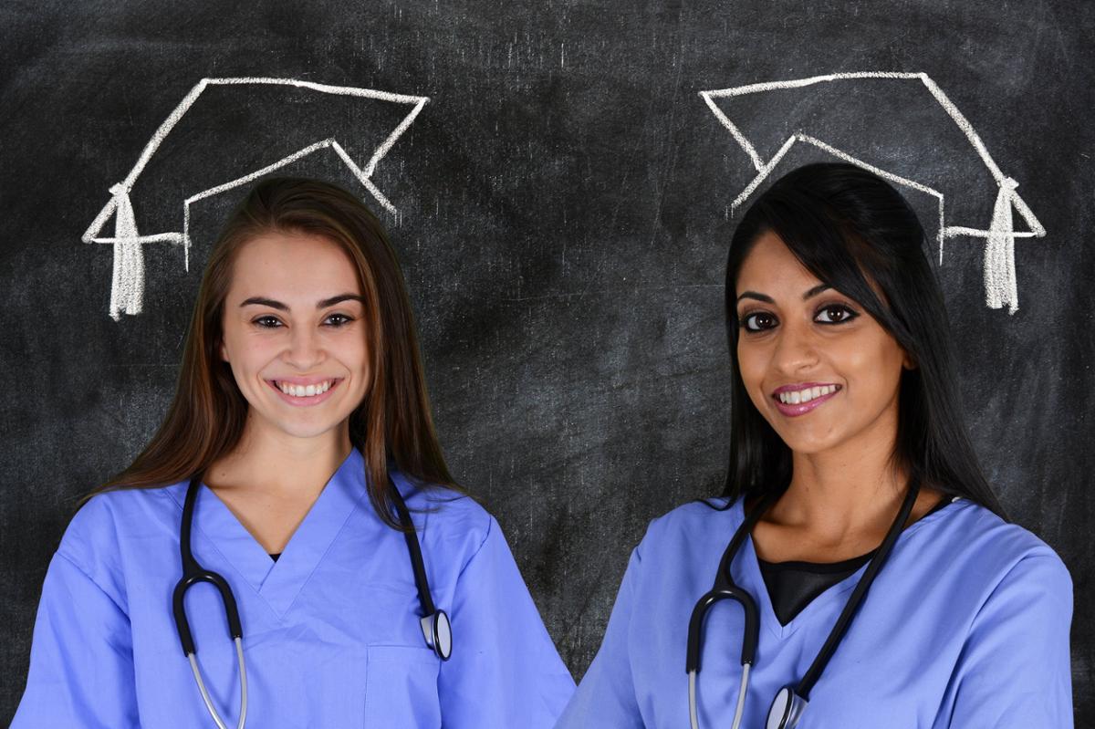 Online Nursing School: How to Get an RN Degree Online - Nightingale